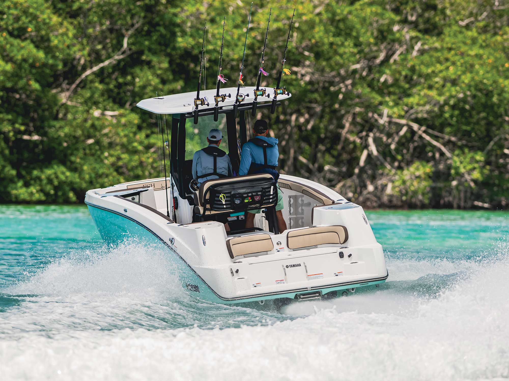 Yamaha 255 FSH Sport H: 2025 Boat Buyers Guide